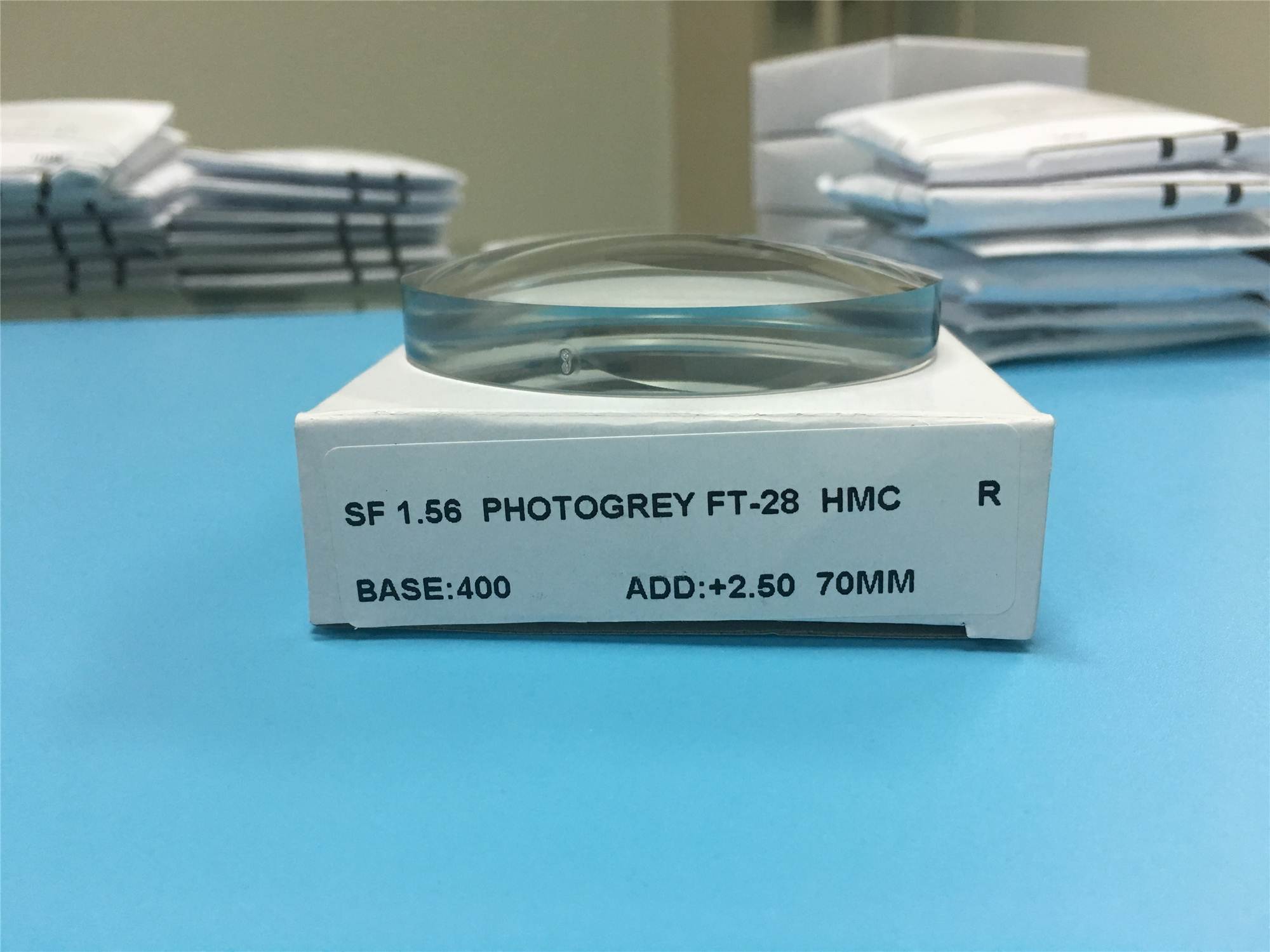 Bifocal Vision Transition Eyeglass Lenses , 1.56 Semi Finished Resin ...